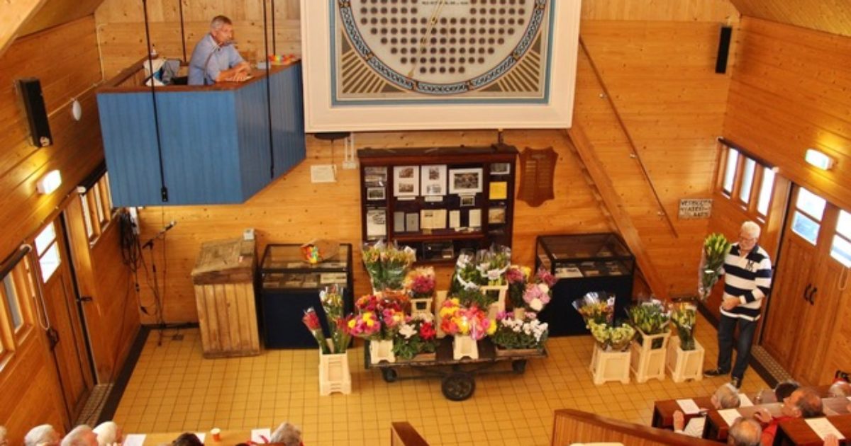 Bloemen-en plantenveiling op de Historische Tuin | Radio Aalsmeer