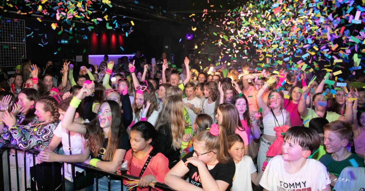 Groep 8 Feest brengt 8e groepers samen | Radio Aalsmeer