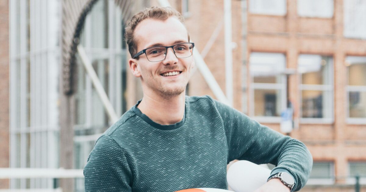 Web Developer Dylan Baars in ‘Door de Mangel’ | Radio Aalsmeer