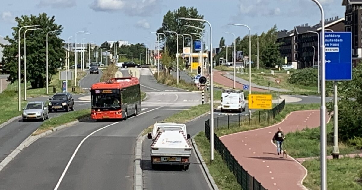 Burgemeester waarschuwt voor risico op verdwijnen buslijn 340 | Radio ...