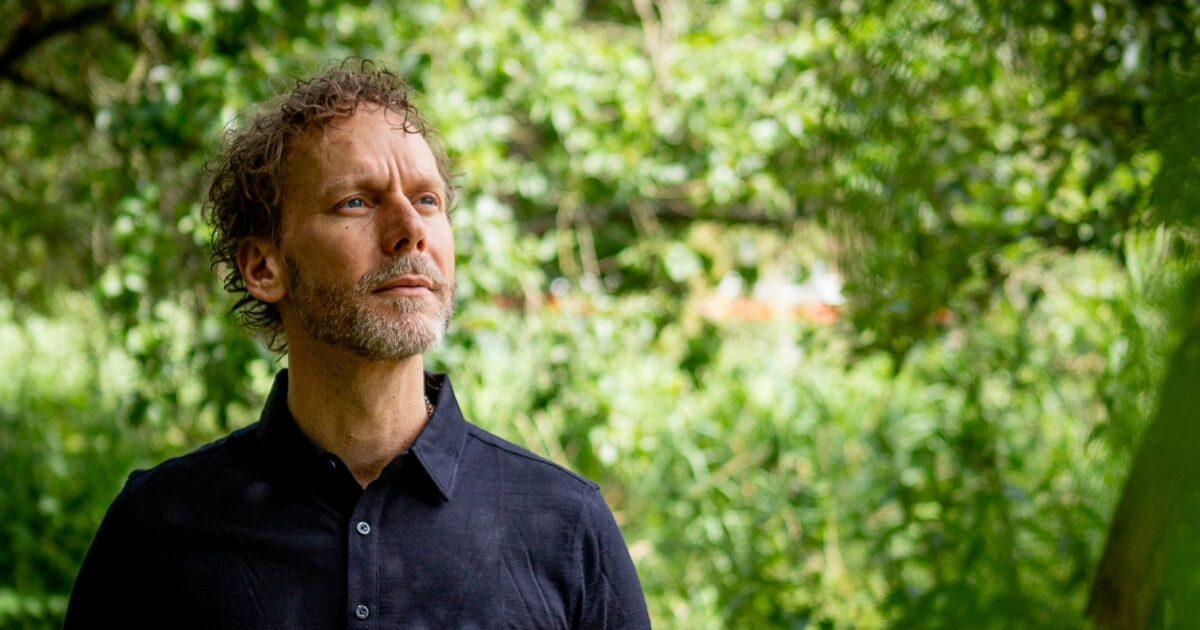 Familieopstellingen met Hylke Bonnema bij 'Echt Esther' | Radio Aalsmeer