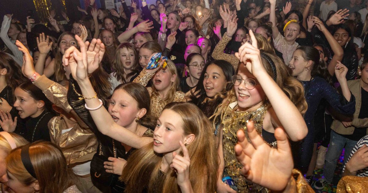 Feestelijke kerstsfeer op Groep 8 gala-avond | Radio Aalsmeer