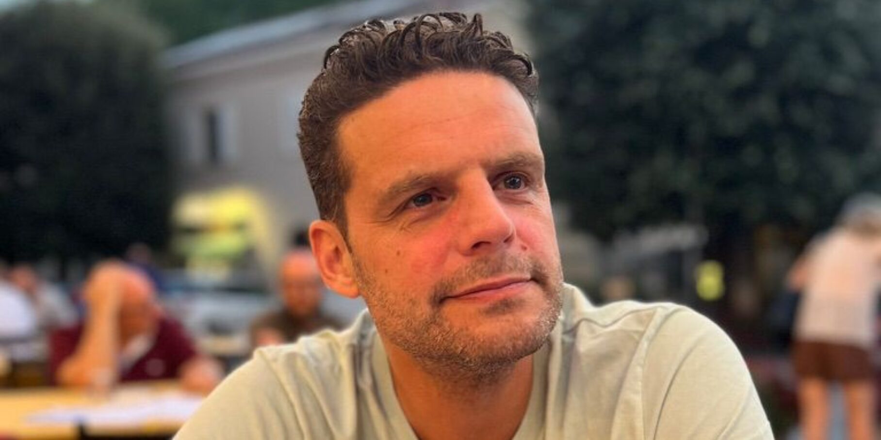 Gezinstherapeut Pieter Mur in ‘Door de Mangel’ | Radio Aalsmeer